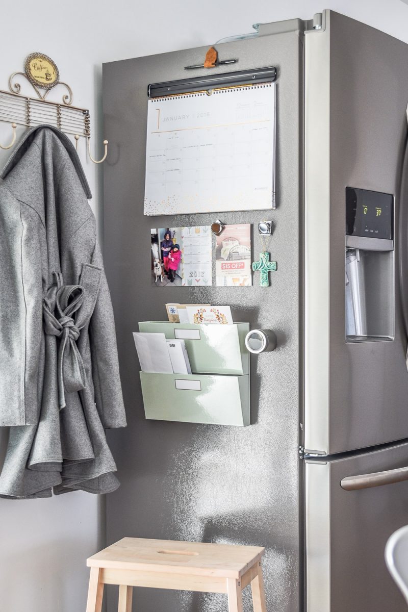 Refrigerator Command Center the Easy Way - The Weathered Fox