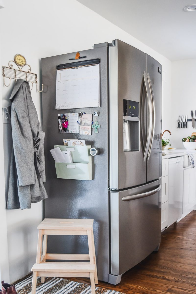 Refrigerator Command Center the Easy Way - The Weathered Fox